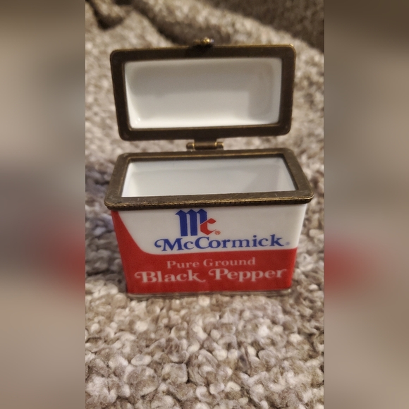 Accents | Very Rare Retired Mccormick Porcelain Trinket Box Black ...